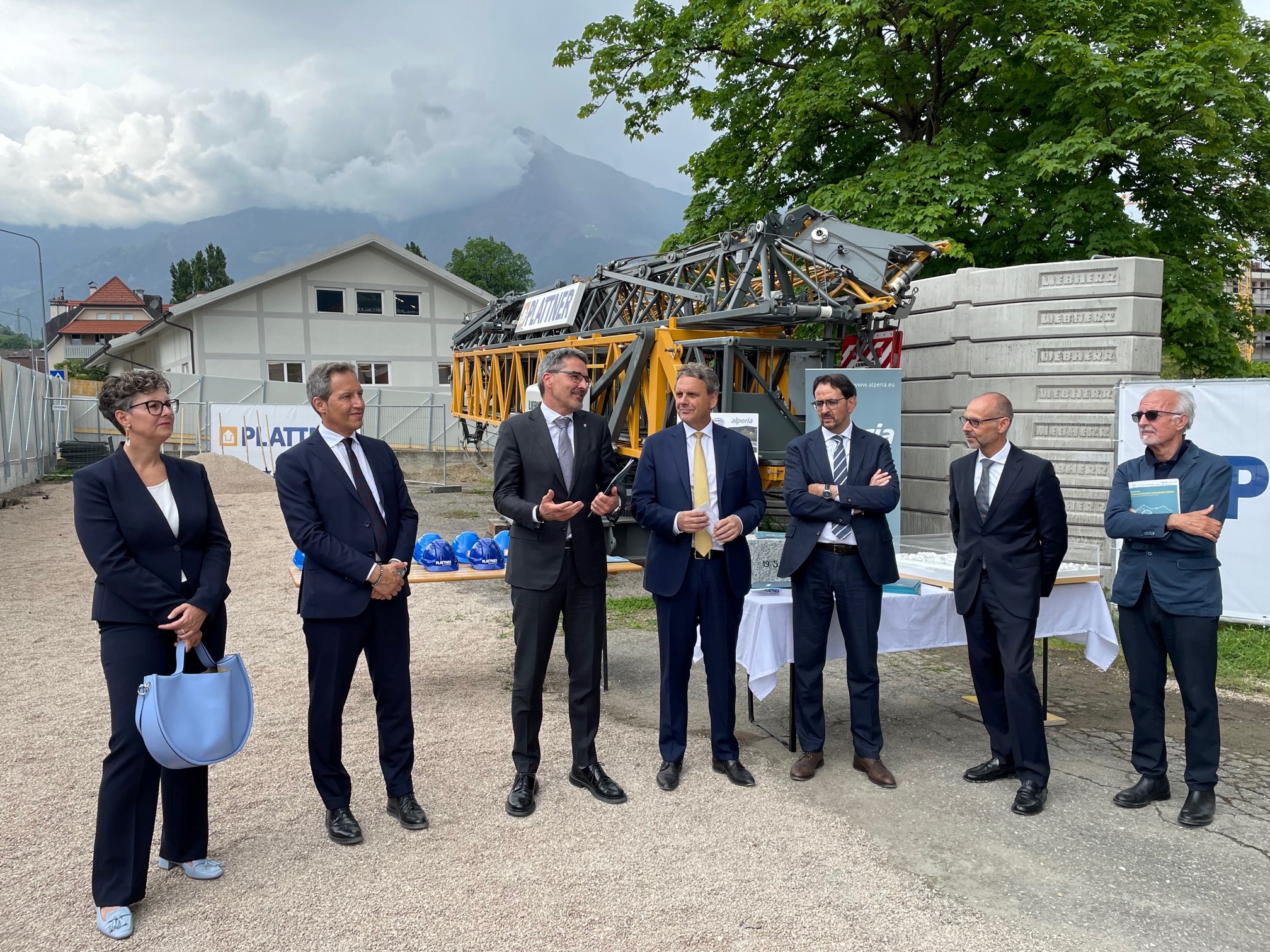 Neuer Firmensitz der Alperia Gruppe in Meran: Der Grundstein wurde ...